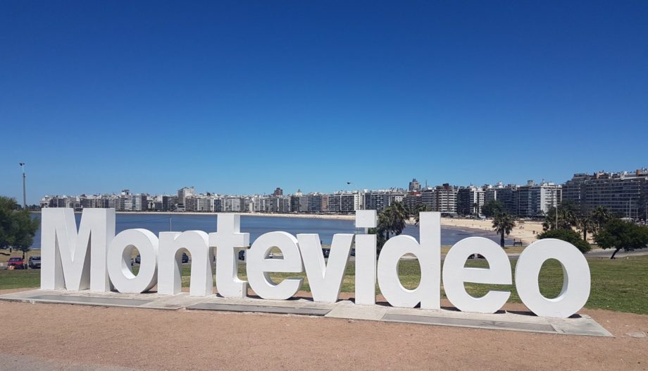 Uruguay: "¡hay que sobrevivir en un país laico!"