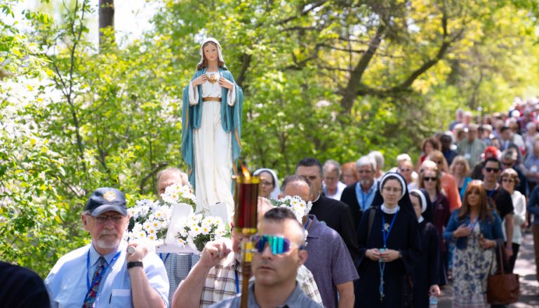 Our Lady of Champion, Our Lady in the United States - Omnes