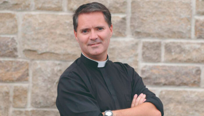 James Mallon: "Tenemos que aprender a hablar la lengua de quien no sabe ...